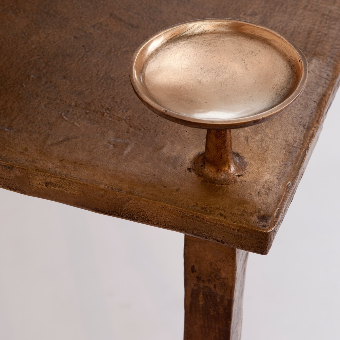 Console – Patrick E. Naggar