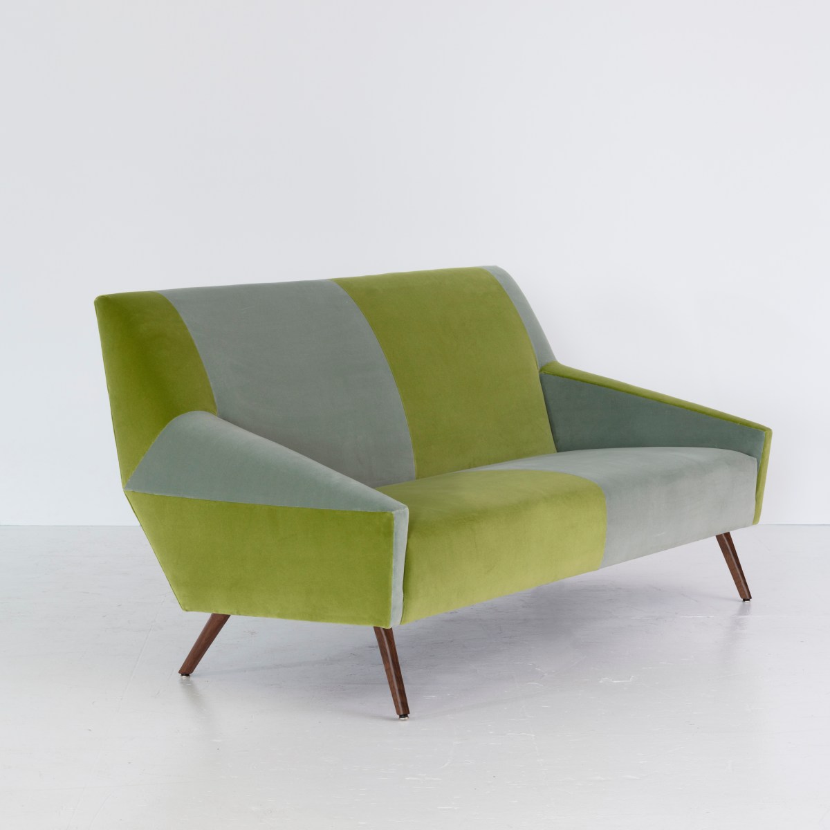 GIO Sofa – Patrick E. Naggar